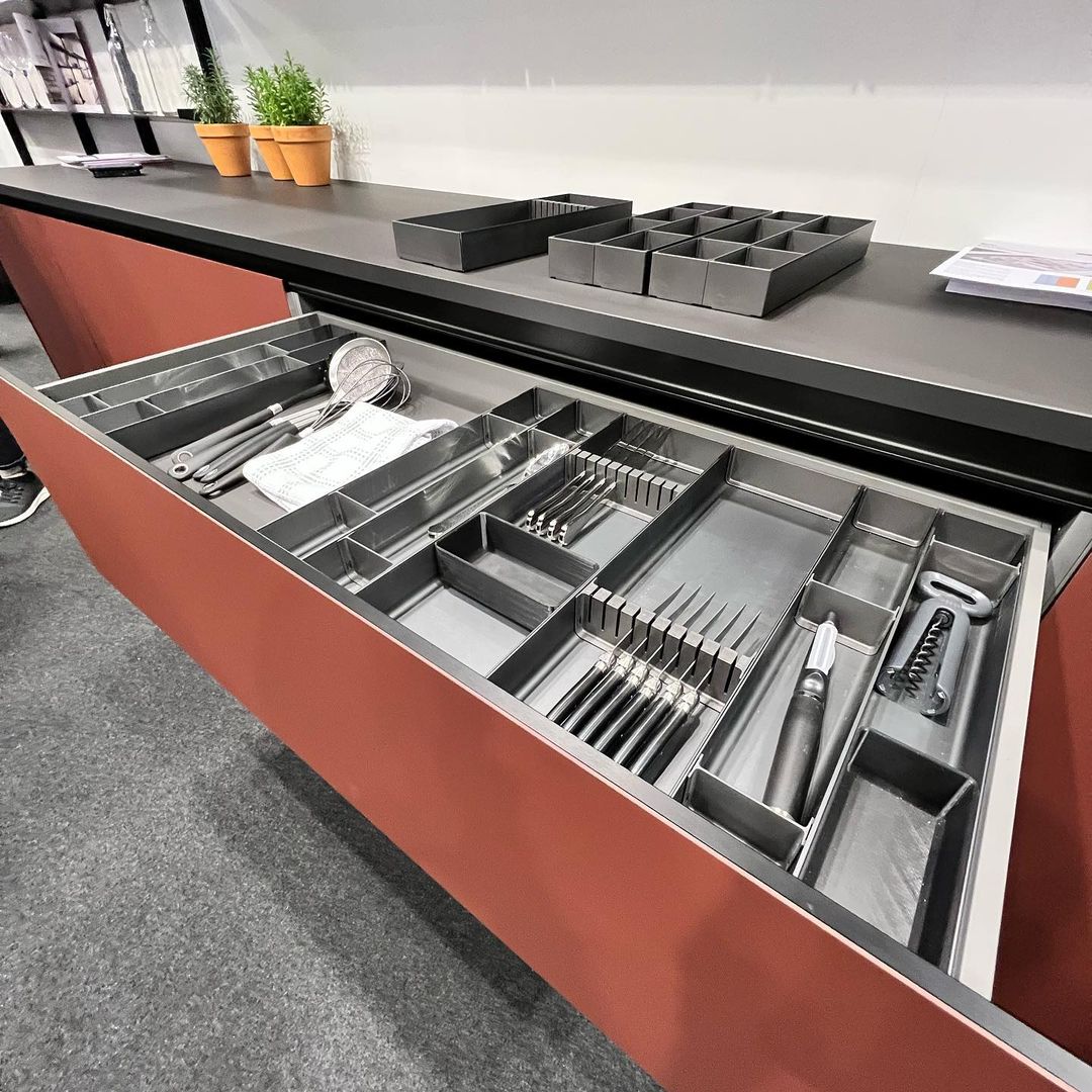 Herrajes y accesorios de cocina - Productos - CYMISA